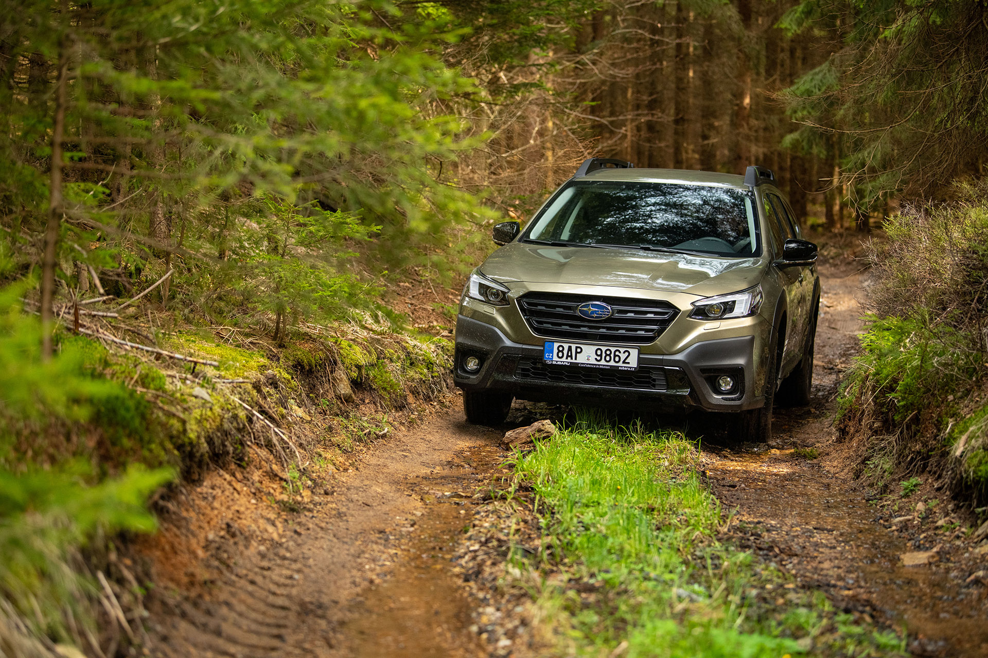 Šestá generace Subaru Outback má obří displej a jen jeden motor - Flotila